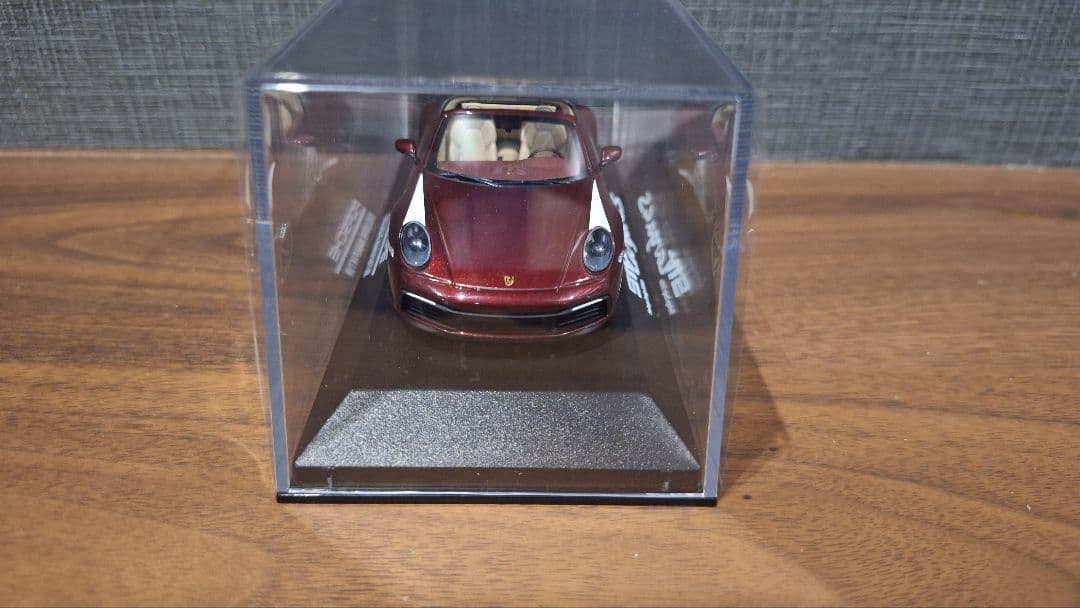 1/43 ポルシェ 911 targa4S ヘリテージエディション 992