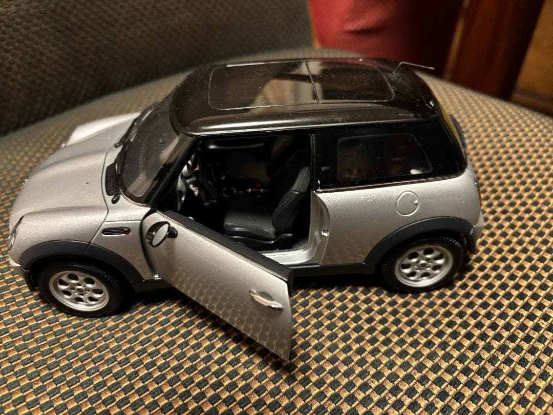 AUTOart 1/18 MINI COOPER ミニクーパー ミニカー