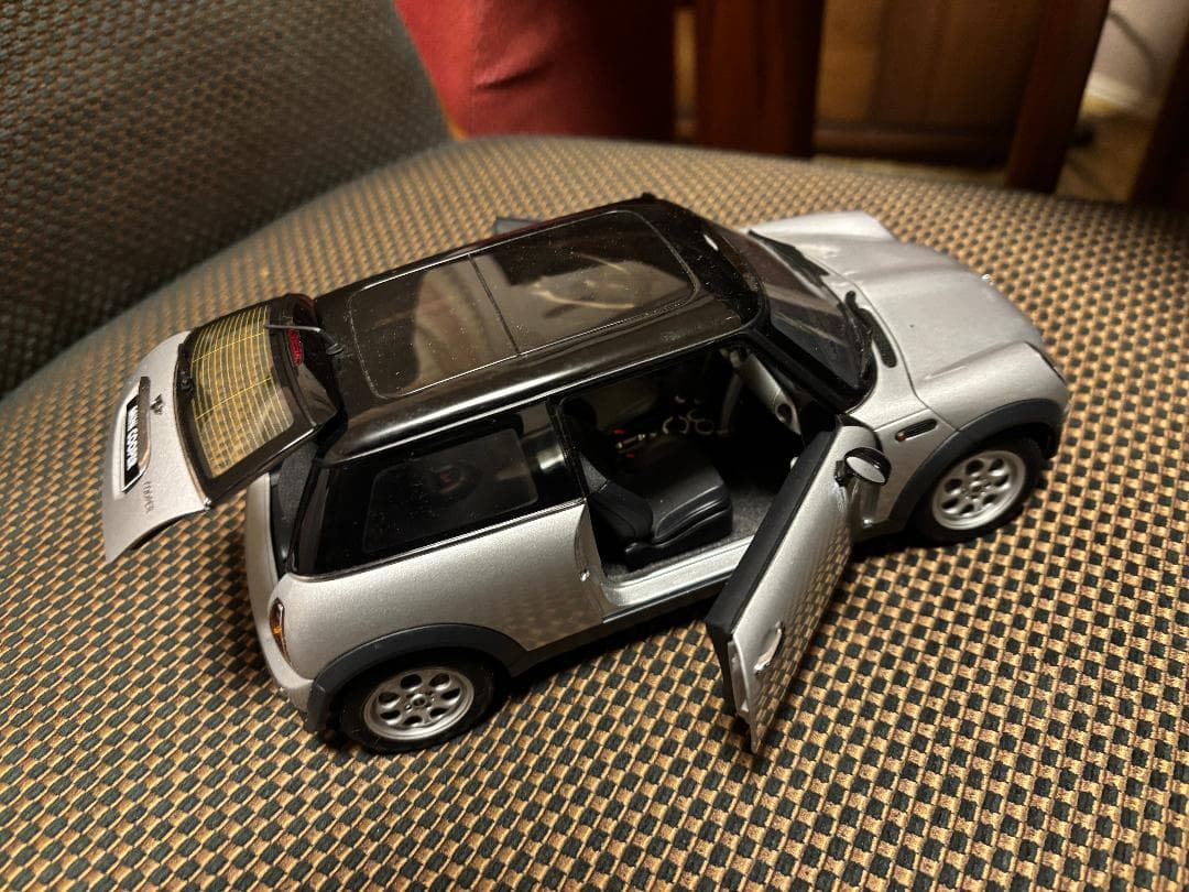 AUTOart 1/18 MINI COOPER ミニクーパー ミニカー