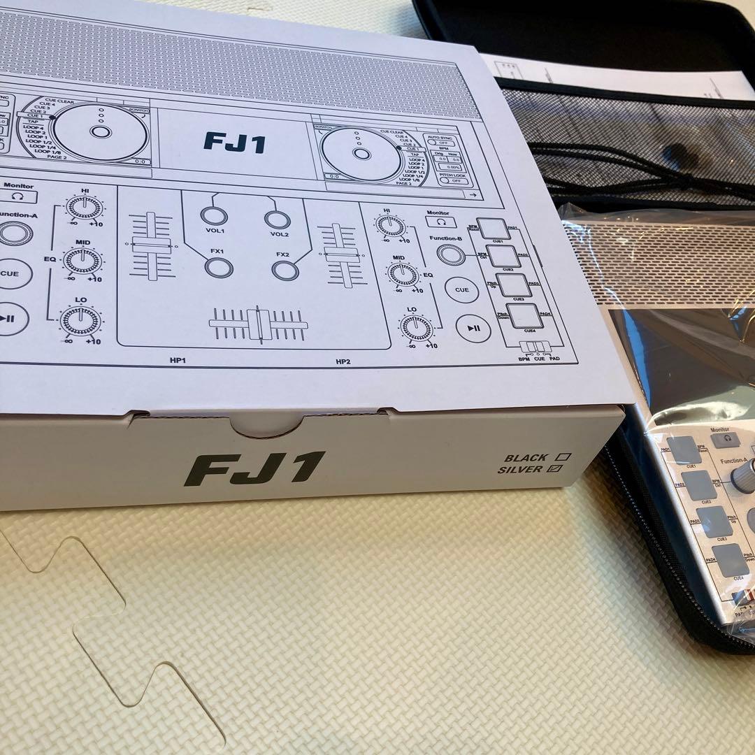 【新品同様】FJ1 シルバー ポータブルDJシステム