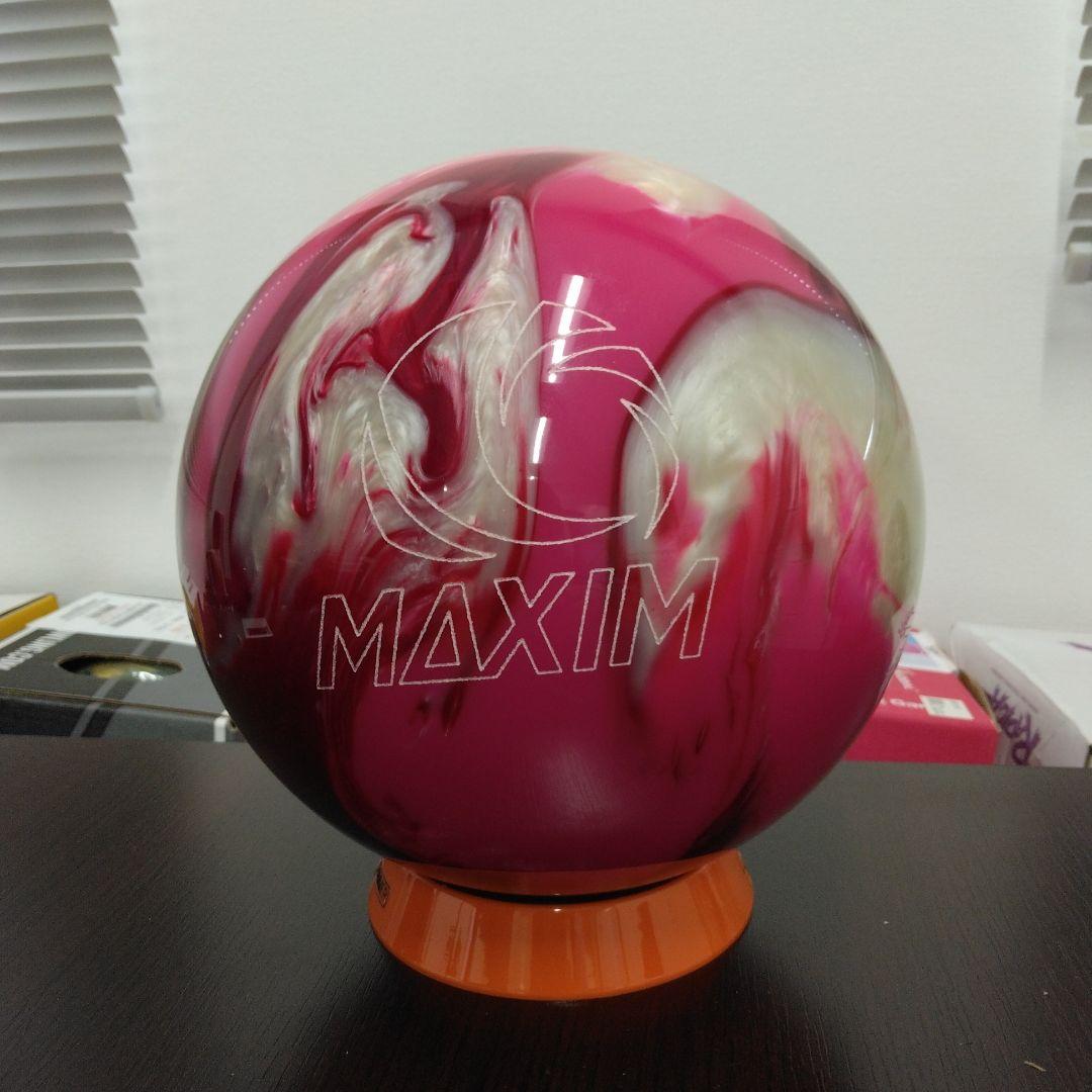 MAXIM Ebonite ボウリングボール 13p2ozです。