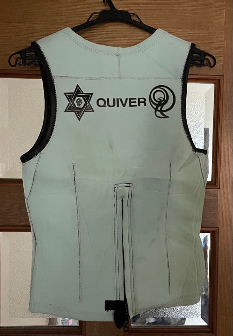 QUIVER Wetsuits ベスト MLサイズ相当