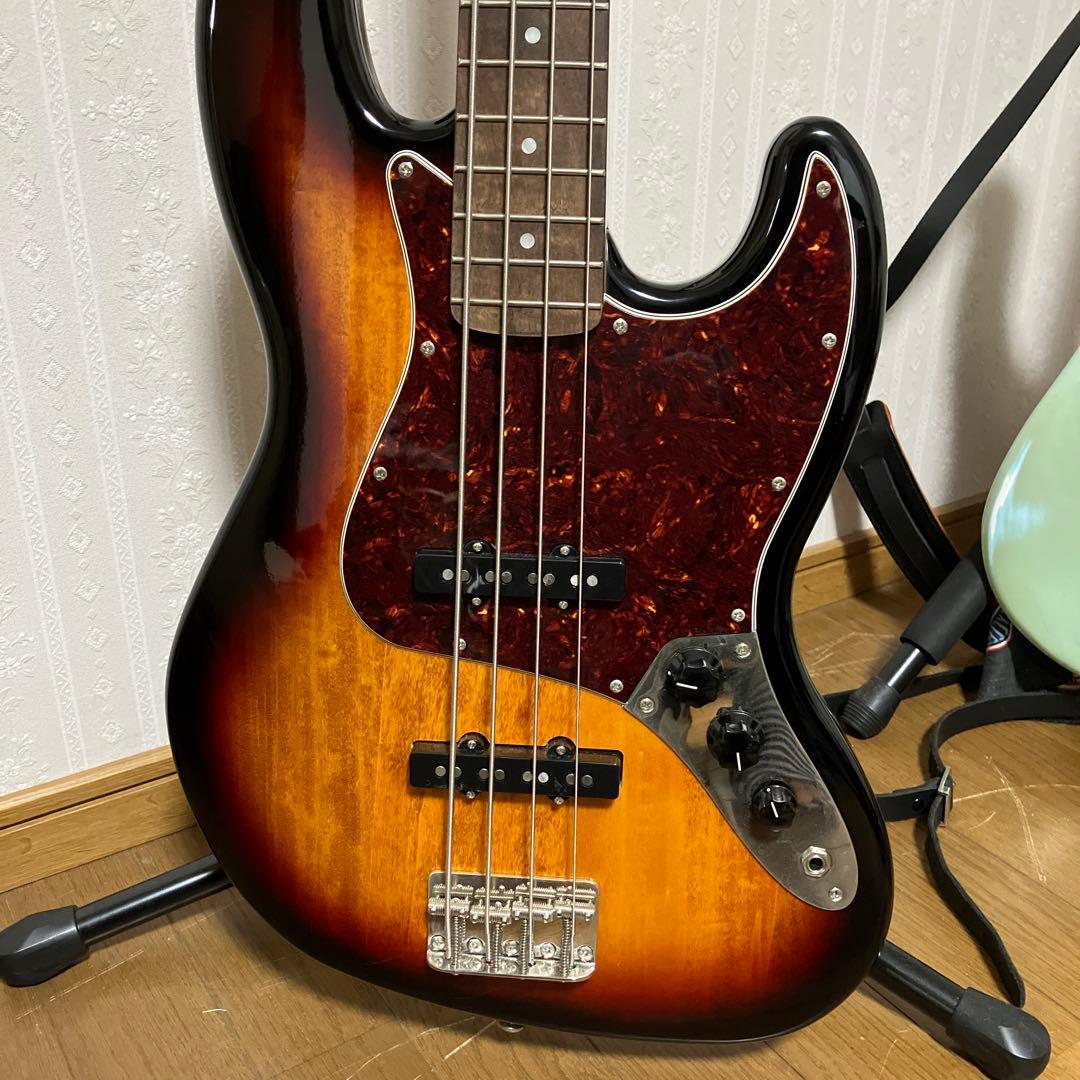 ベース Squier ClassicVibe '60s Jazzbass