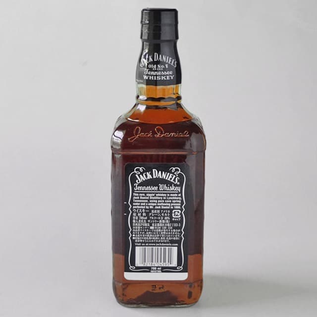 Jack Daniel’sNo.7テネシーウイスキー700ml 40%缶Box入