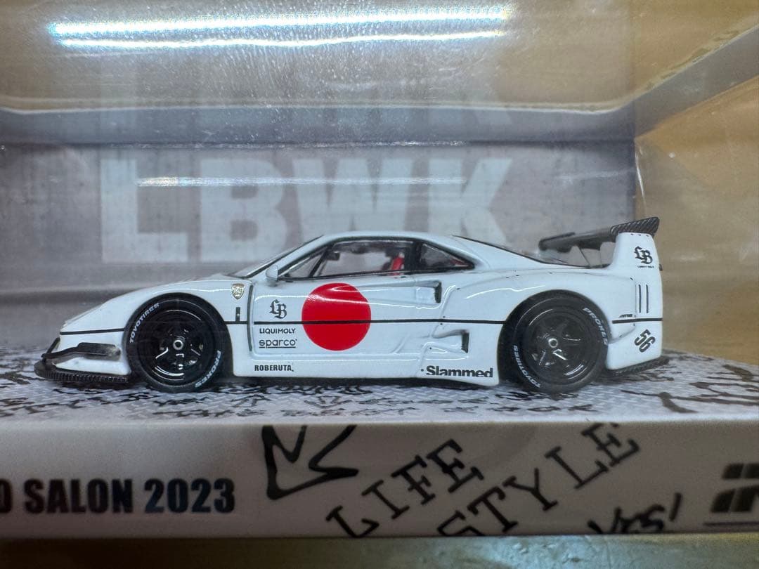 イノモデル INNO 1/64 LBWK F40 白・クロームシルバー