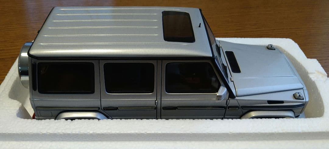 オートアート 1/18 メルセデスベンツ G55 AMG シルバー
