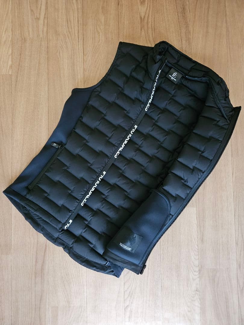 【1piu1uguale3】STAND DOWN VEST　ブラック