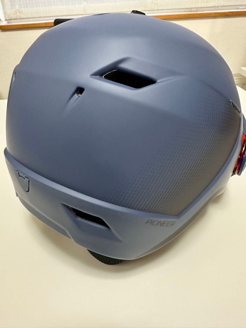 SALOMON一体型ゴーグル付きスキー用ヘルメット59~62cm