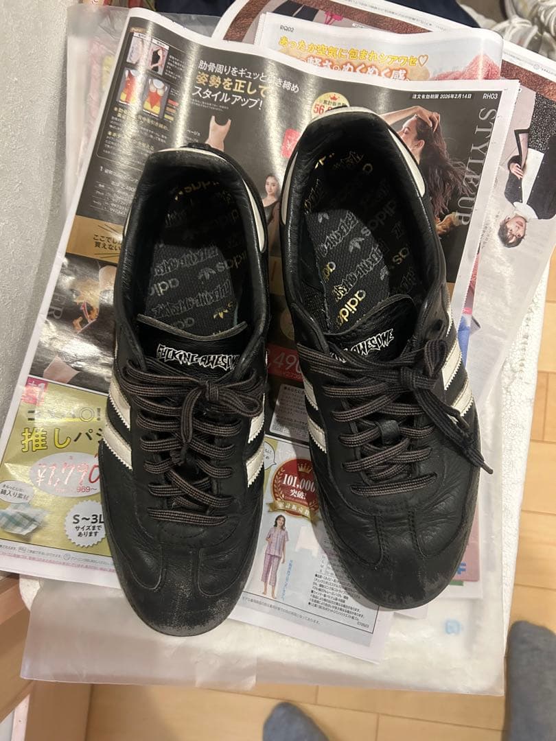 シューズ adidas fucking awesome
