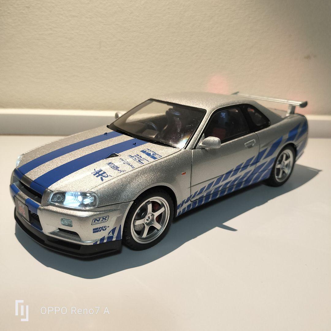 ど迫力!Nissan Skyline GT-R 1/18 スケールモデル 新品