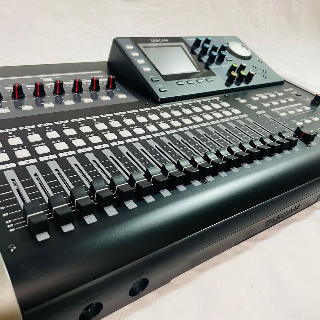 TASCAM DP-24SD タスカム　24トラック マルチトラックレコーダー