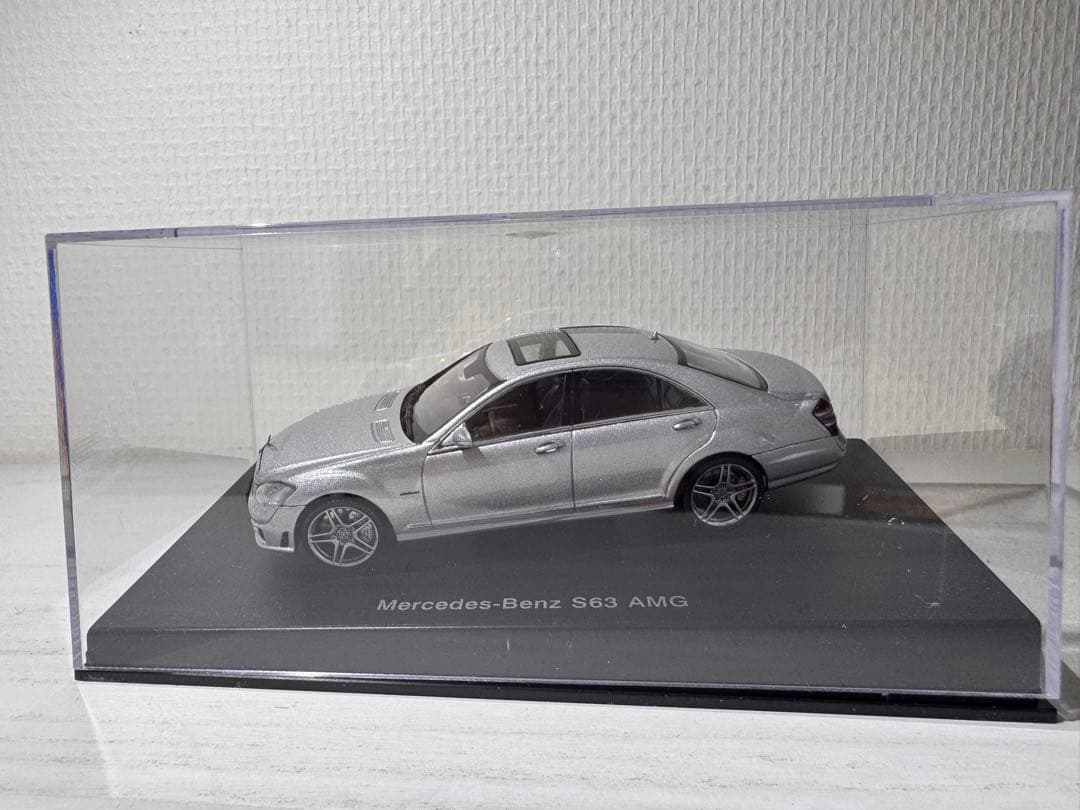 ミニカー AUTOart Mercedes-Benz S63 AMG 1:43