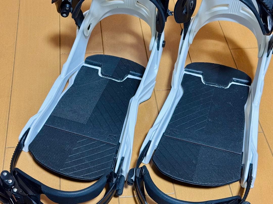 使用1回 ほぼ新品 SALOMON RHYTHM スノーボード L ビンディング