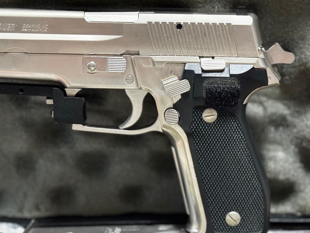 タナカ製 W.A. シグザウエルP226 ALLシルバーモデル DOSKOCIL