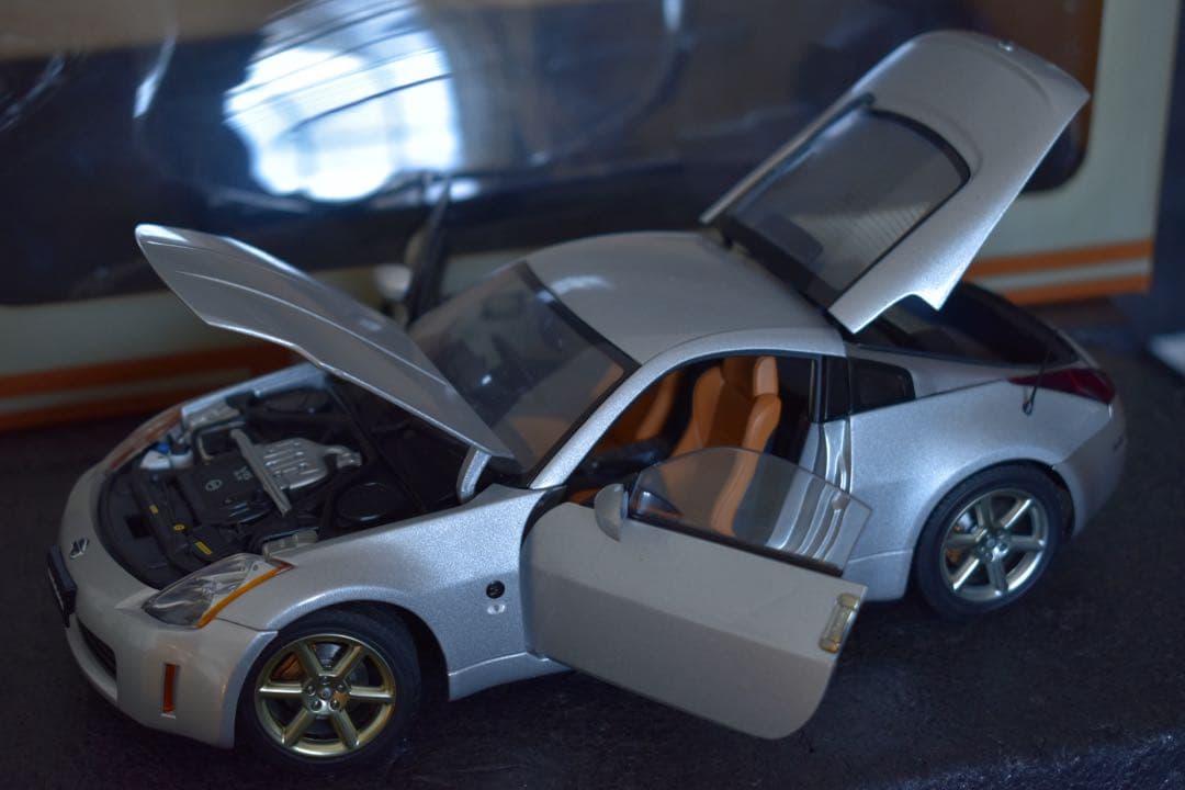 1/18 オートアート 日産 フェアレディZ Z33 350Z ミニカー