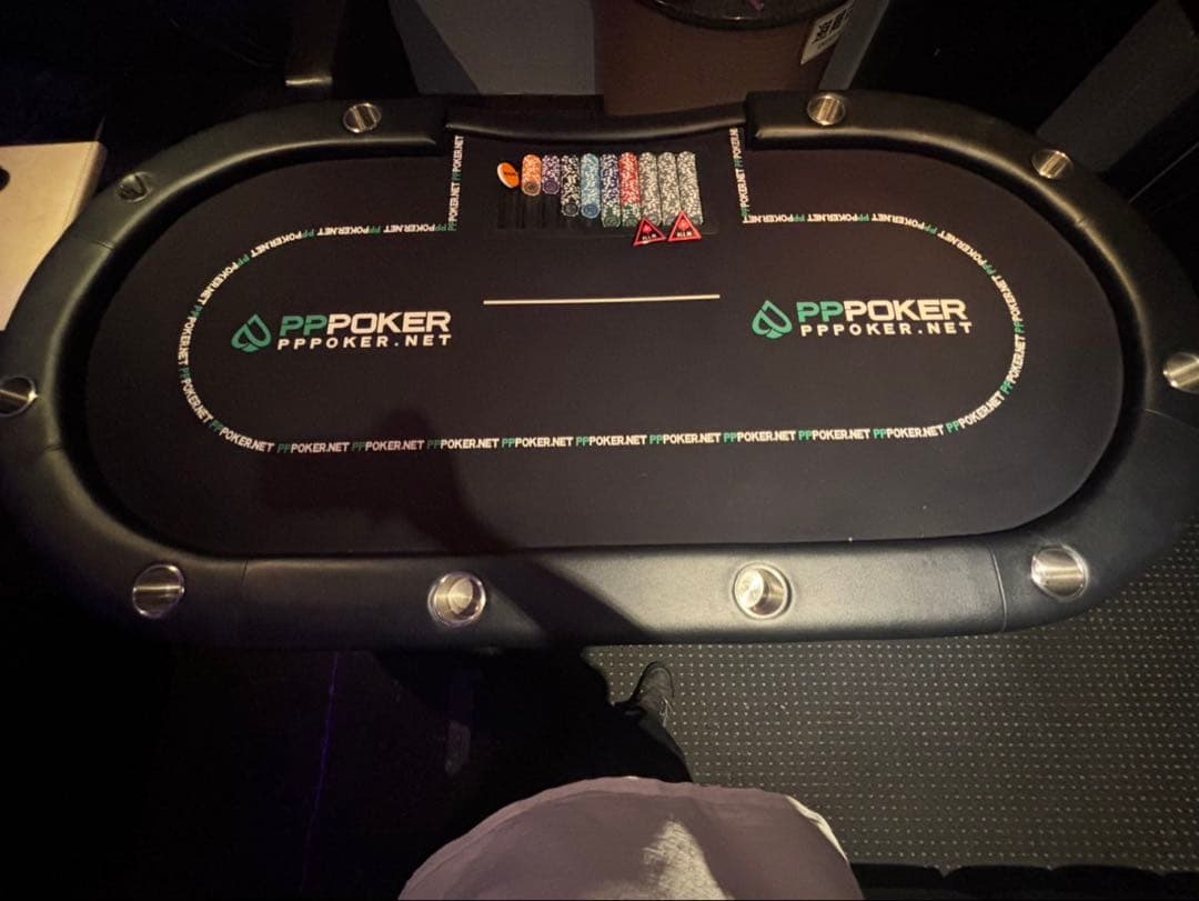 PPPoker ポーカーテーブルとチップセット