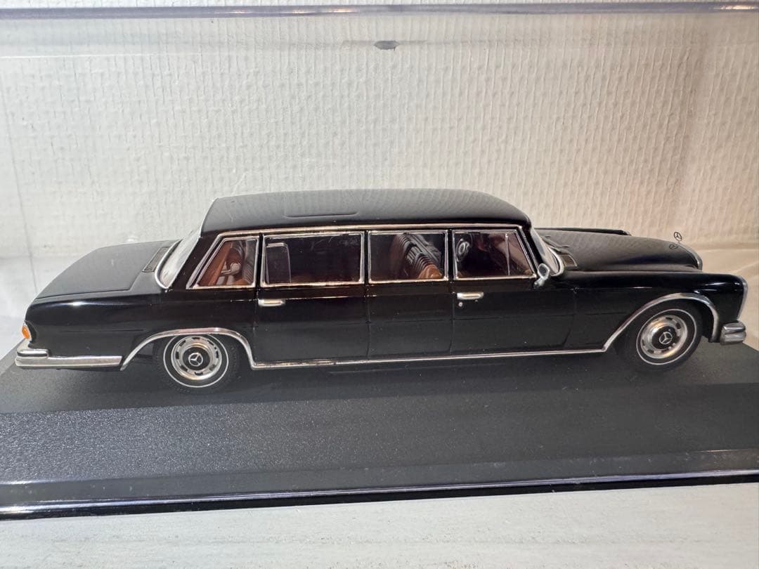 Mercedes-Benz 600 Pullman ミニカー1/43