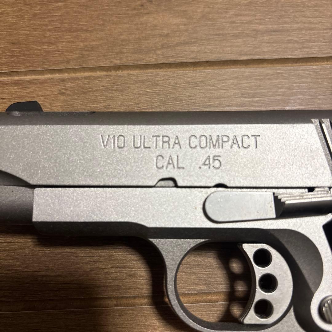 V10 ULTRA COMPACT .45ガスガン