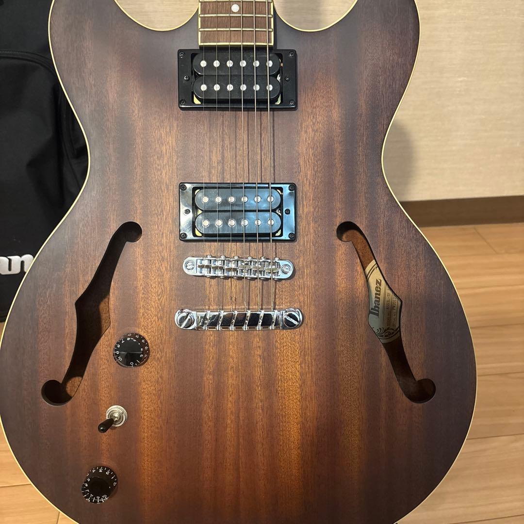 Ibanez セミアコースティックエレキギター左利きソフトカバー付き！！