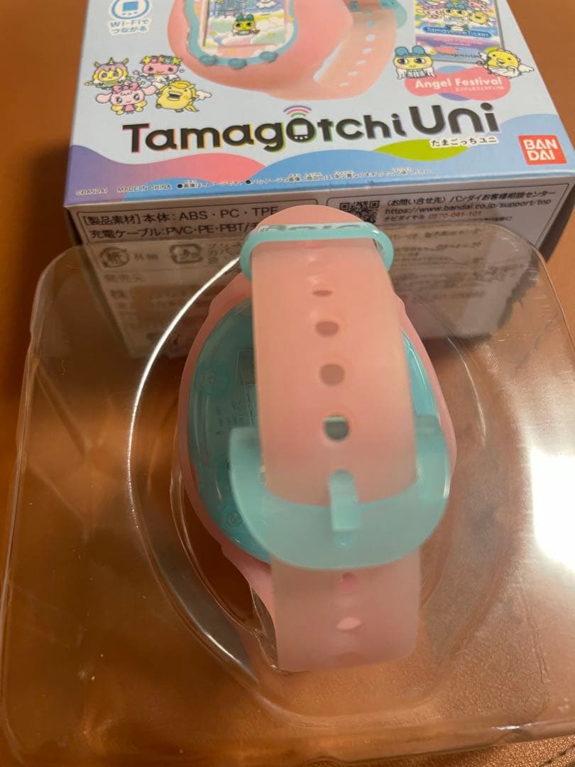 Tamagotchi Uni ピンク USBケーブル付き