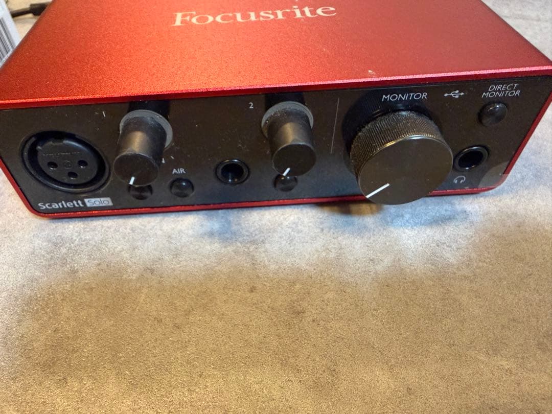 Scarlett Solo Focusrite オーディオインターフェース