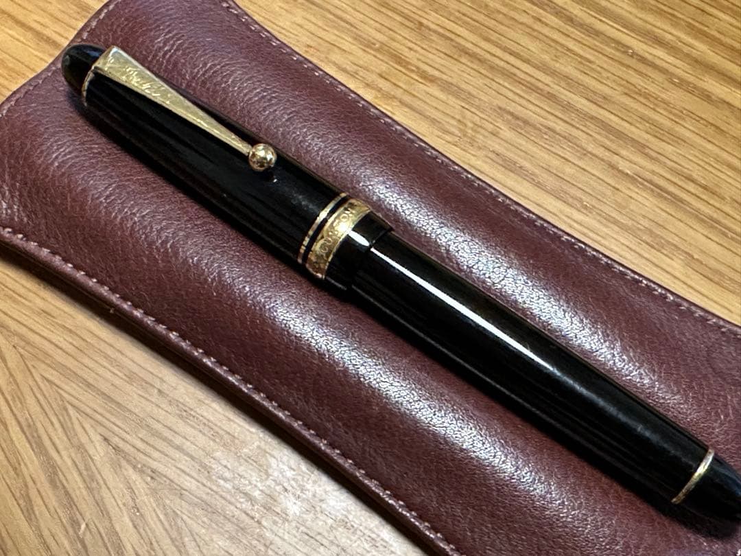 Pilot Custom 742 万年筆 黒　FM