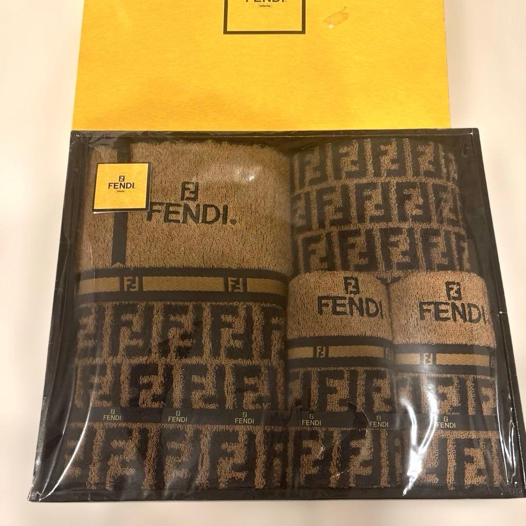 FENDI　フェンディ　タオルセット　ズッカ柄　ロゴマーク