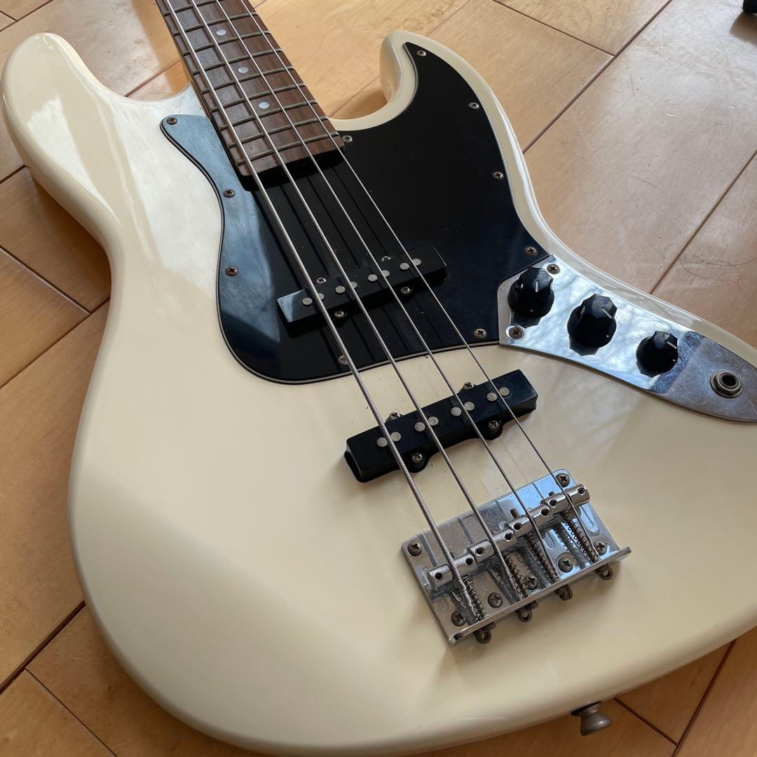 Legend Jazz Bass ジャズベース　ホワイト