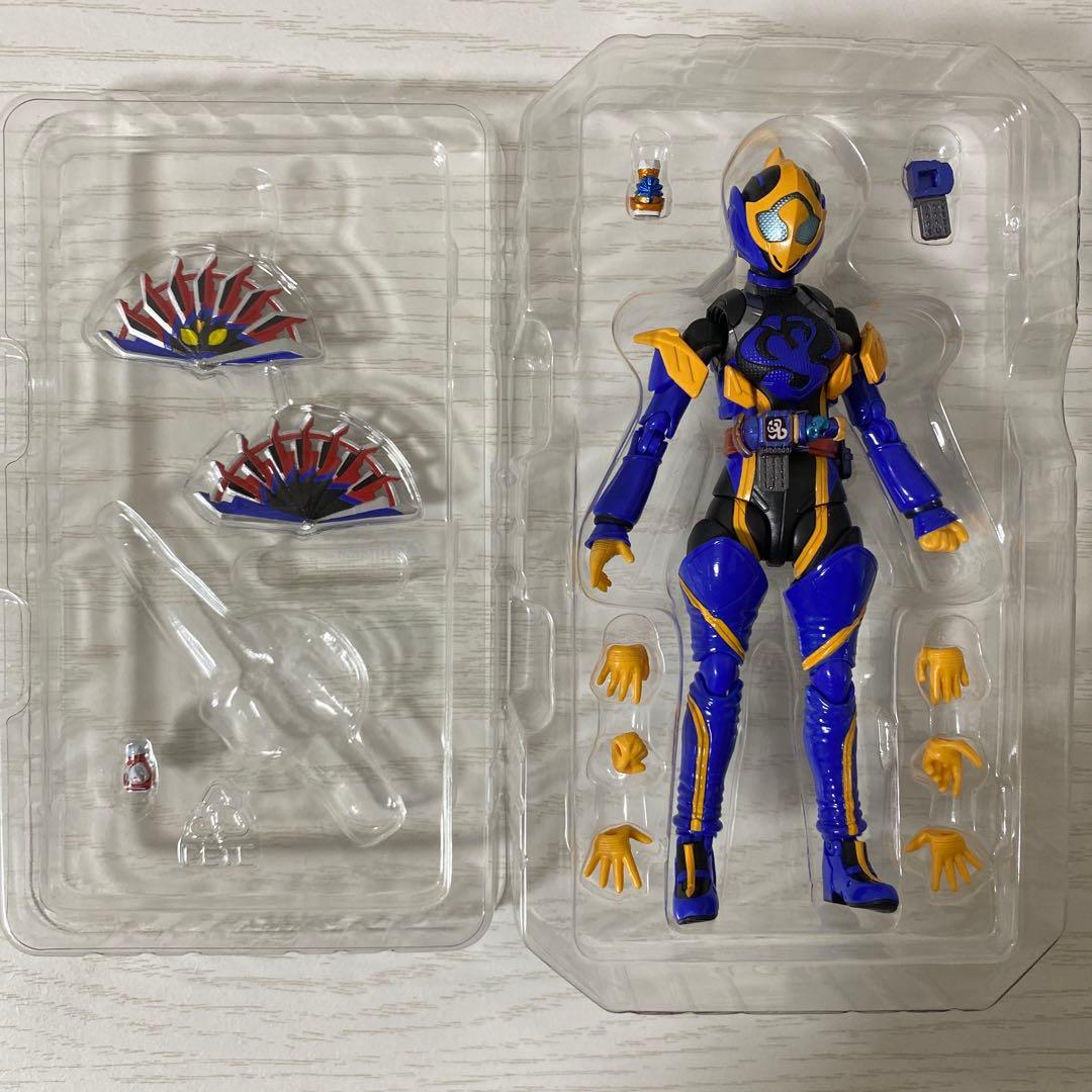 S.H.Figuarts 仮面ライダーリバイ バイス ライブ エビル ジャンヌ