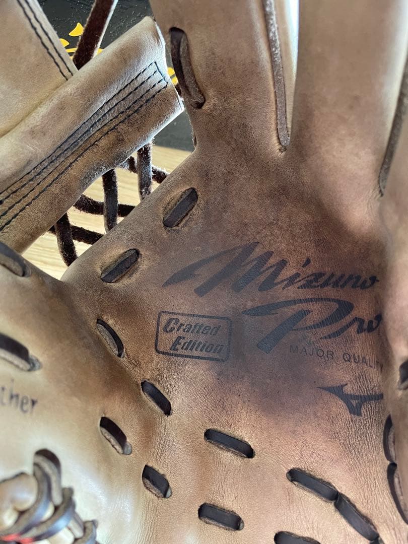Mizuno Pro 硬式グローブ ベージュ　右投げ内野手用