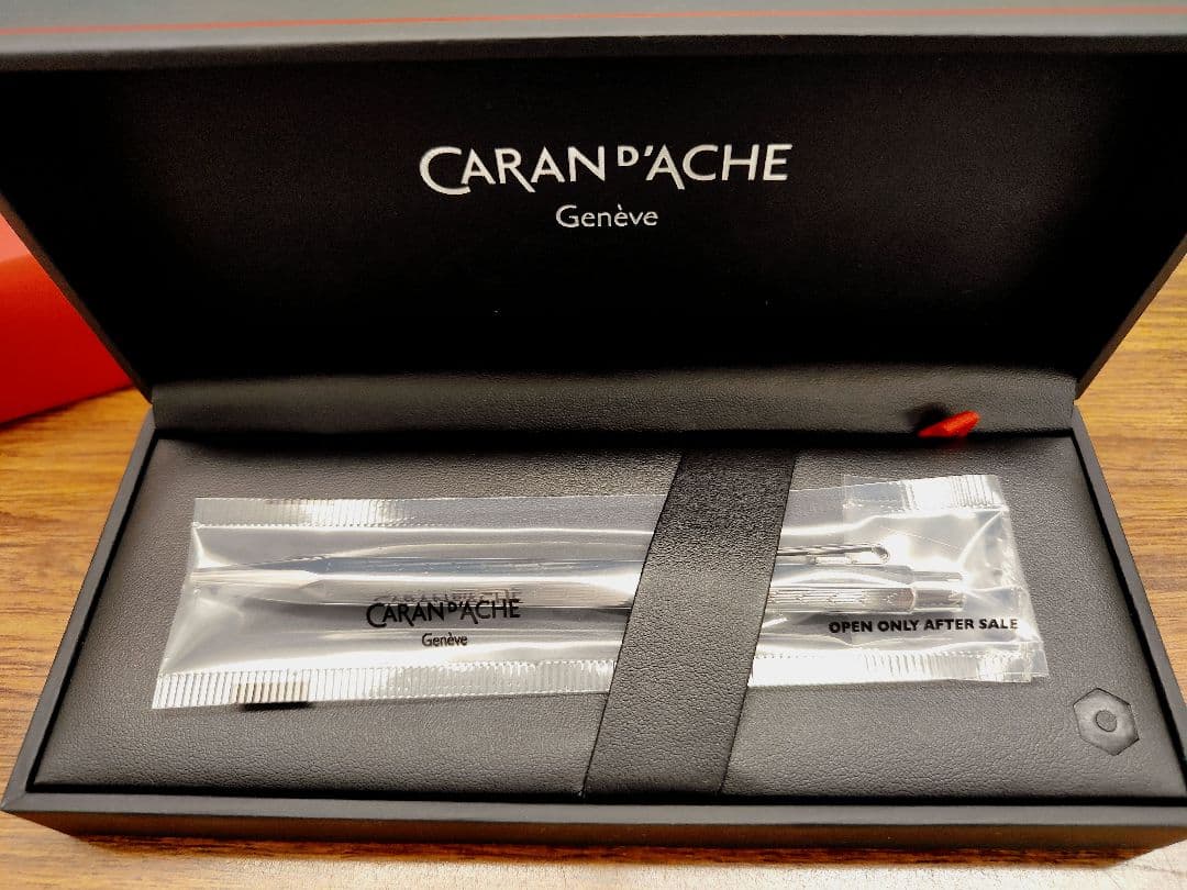 CARAN D'ACHE ボールペン 本体 ケース付き