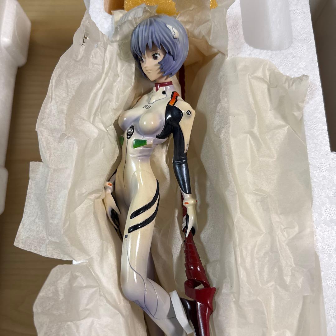 綾波レイ[ロンギヌスの槍]」の1/8スケール