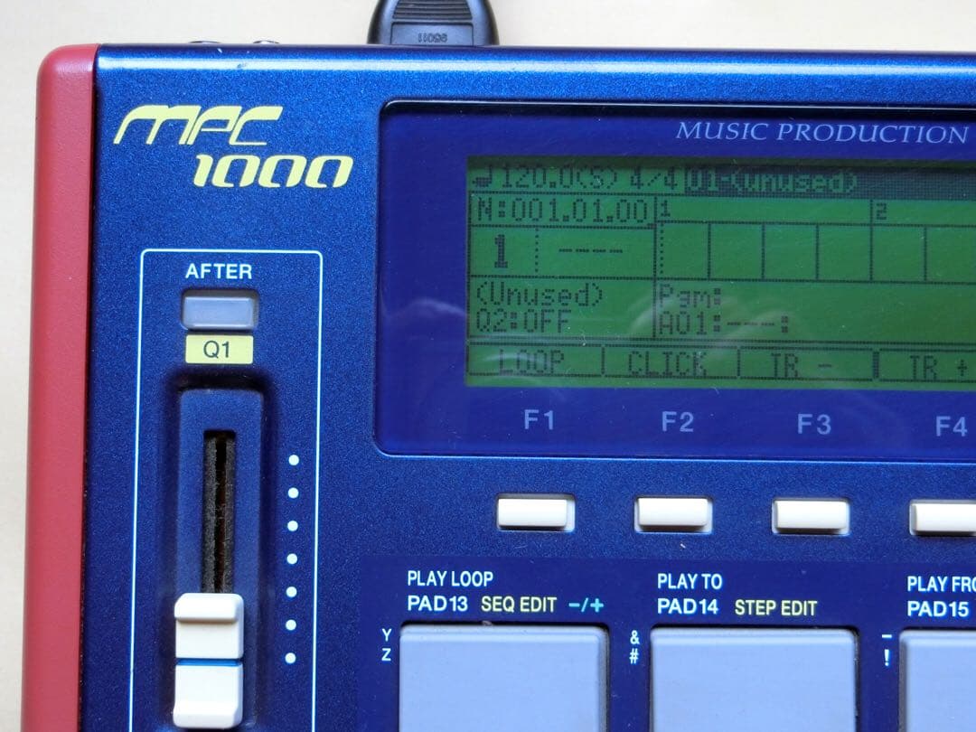 DJ機材 AKAI MPC1000