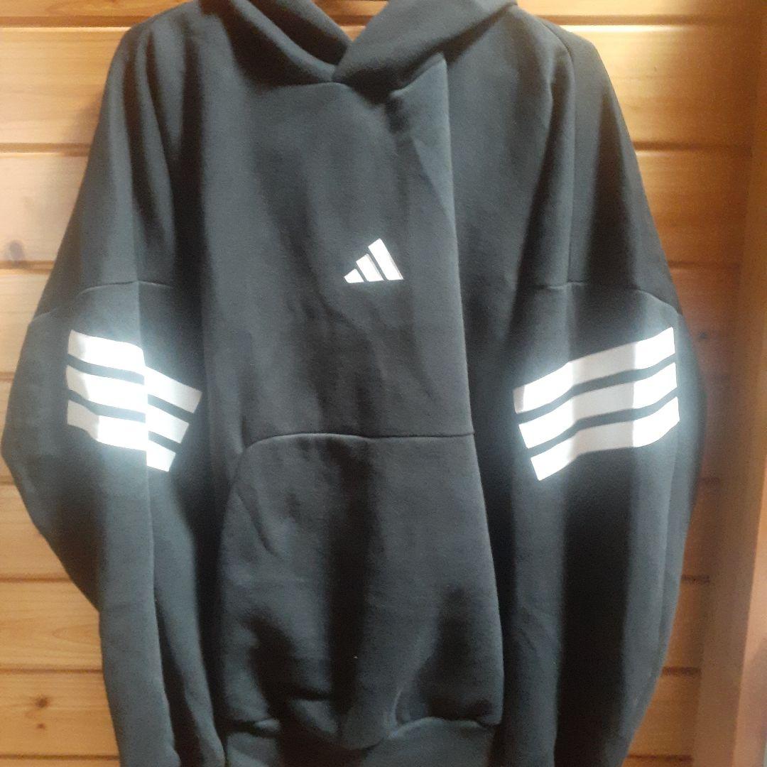 adidas パーカー