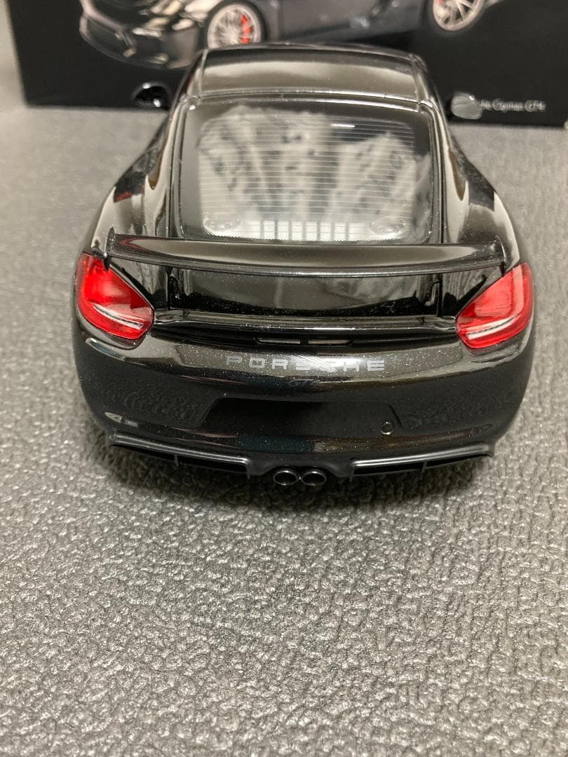 1/18 Porsche Cayman GT4 ポルシェ ケイマン