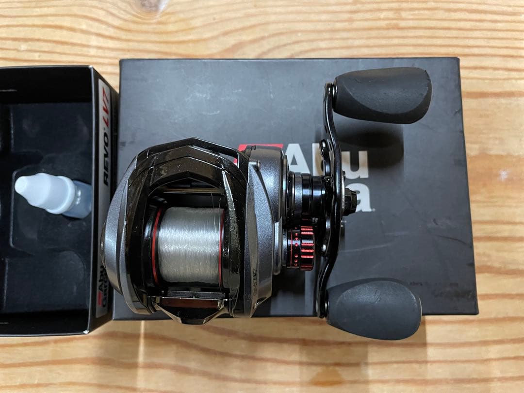 Abu Garcia REVO LV7 ベイトリール