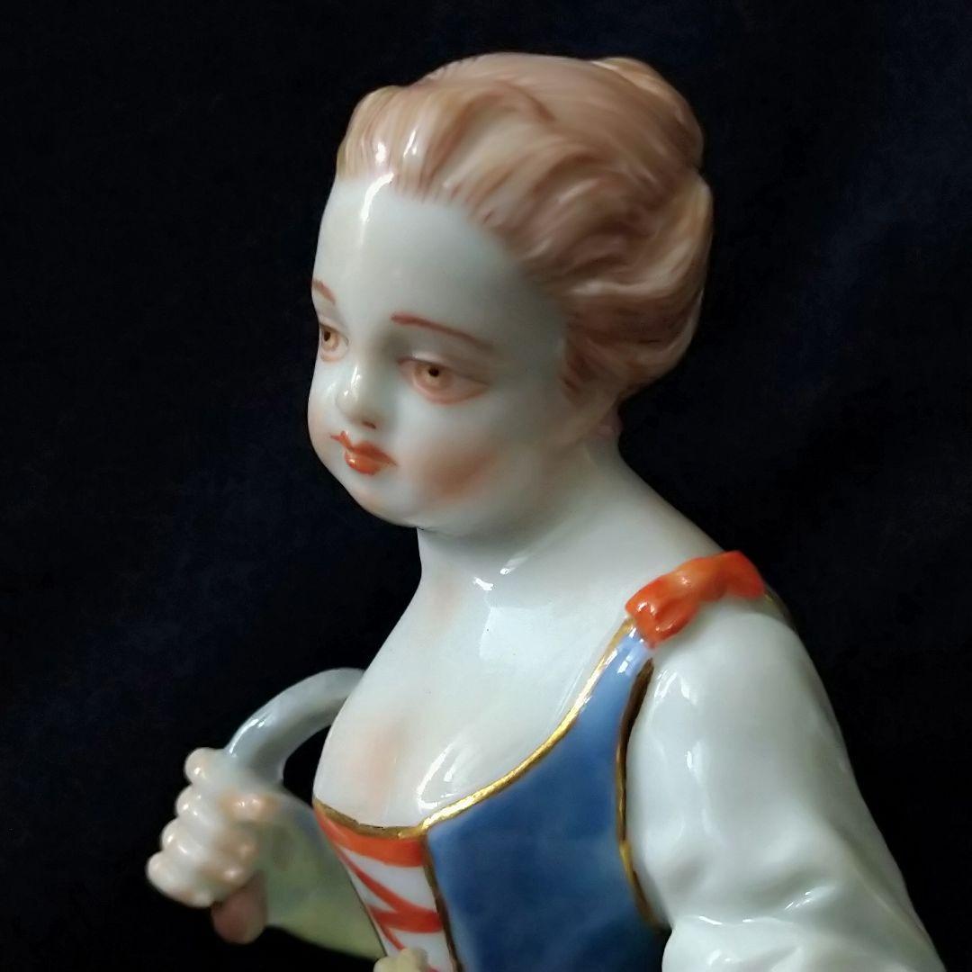 マイセン(Meissen)フィギュリン『葡萄を持つ少女』