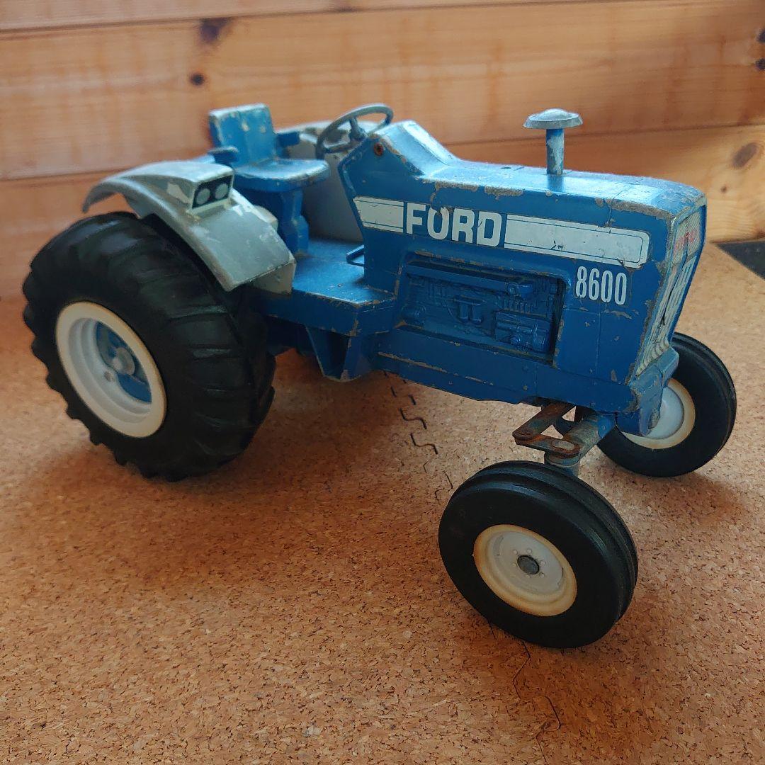 Ford 8600 Tractor トラクター ビンテージ