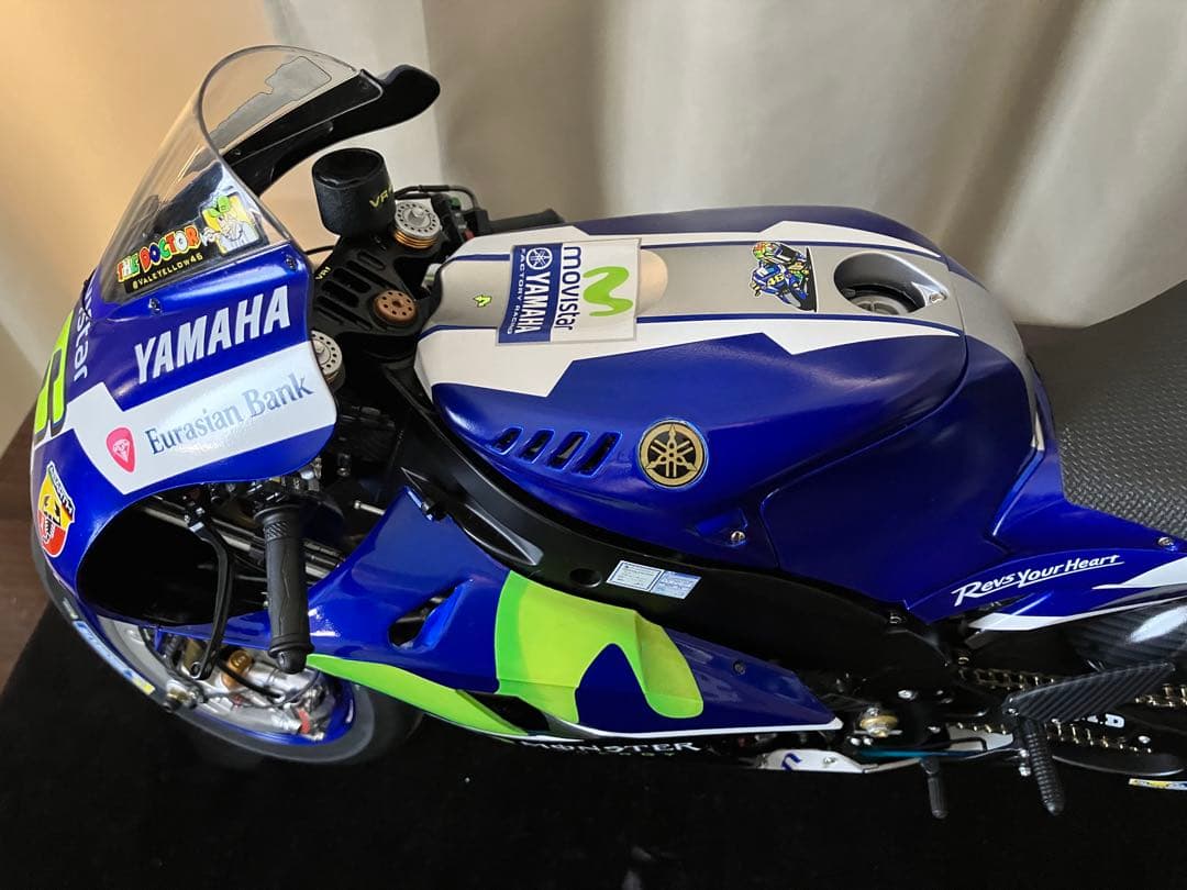 デアゴスティーニ YAMAHA YZR-M1 バレンティーノ・ロッシモデル