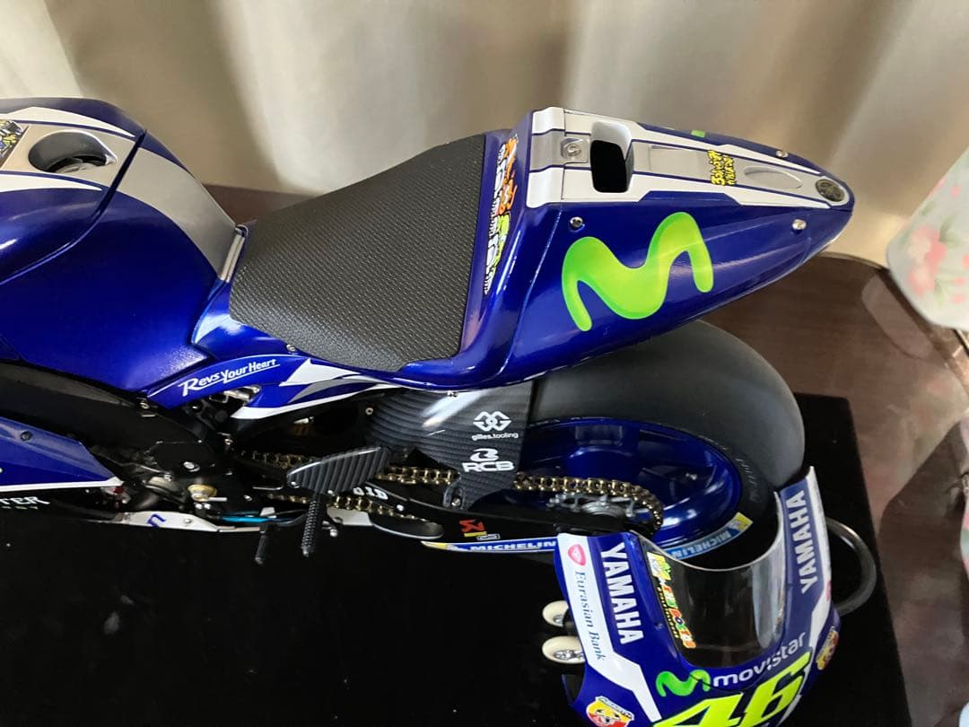 デアゴスティーニ YAMAHA YZR-M1 バレンティーノ・ロッシモデル