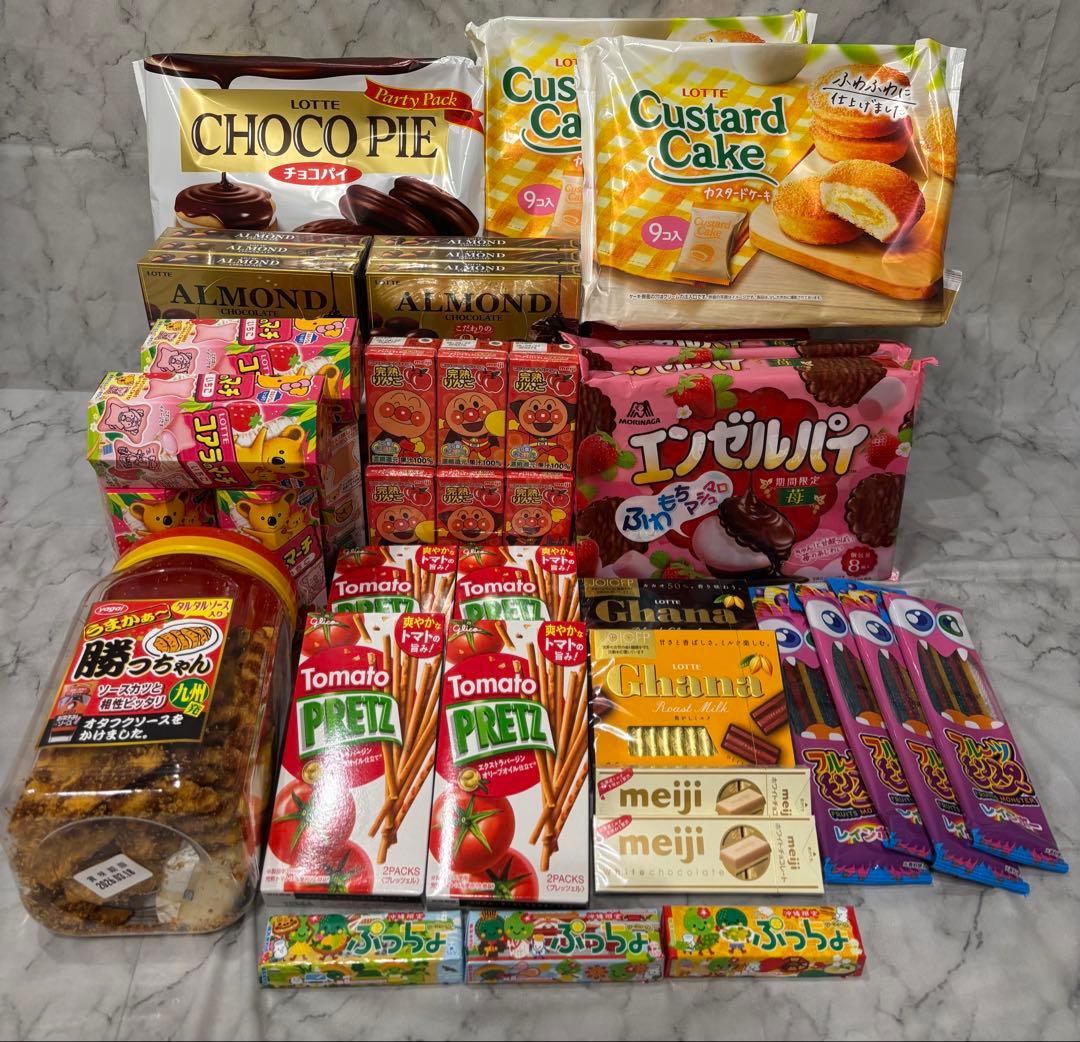 お菓子　まとめ売り　　　　チョコバット　エンゼルパイ　チョコレート　など