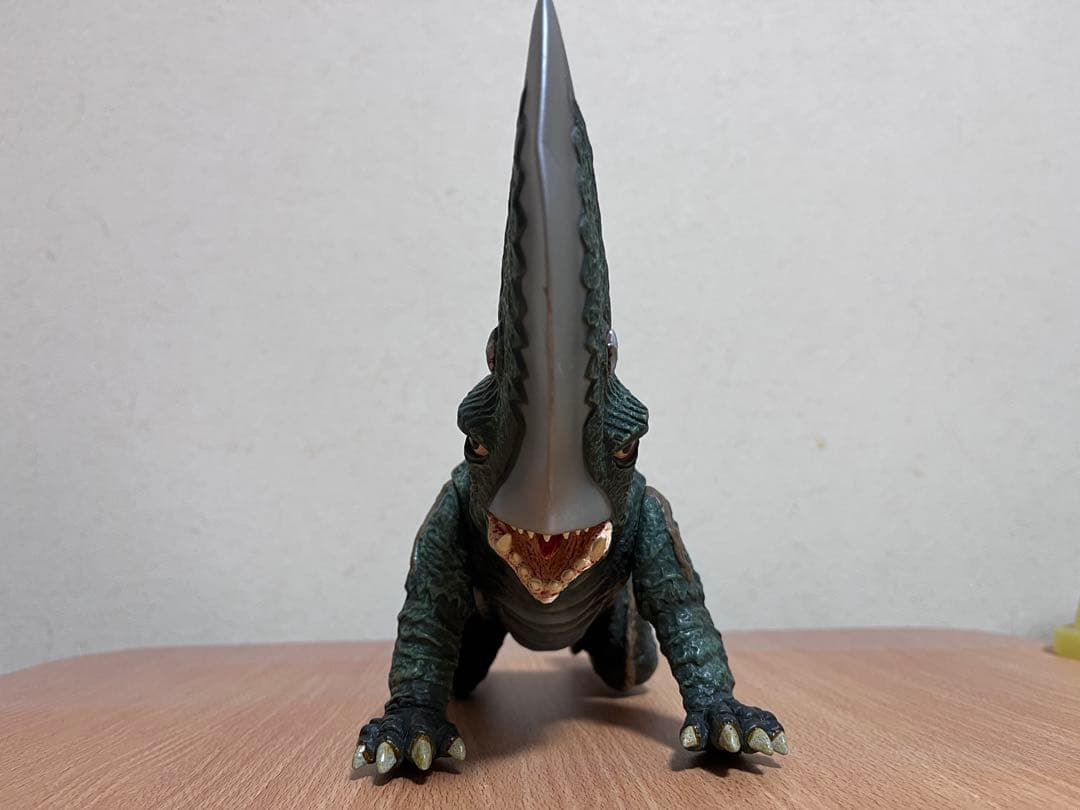 ロケットプロ 大怪獣 ギロン フィギュア ソフビ　ガメラ