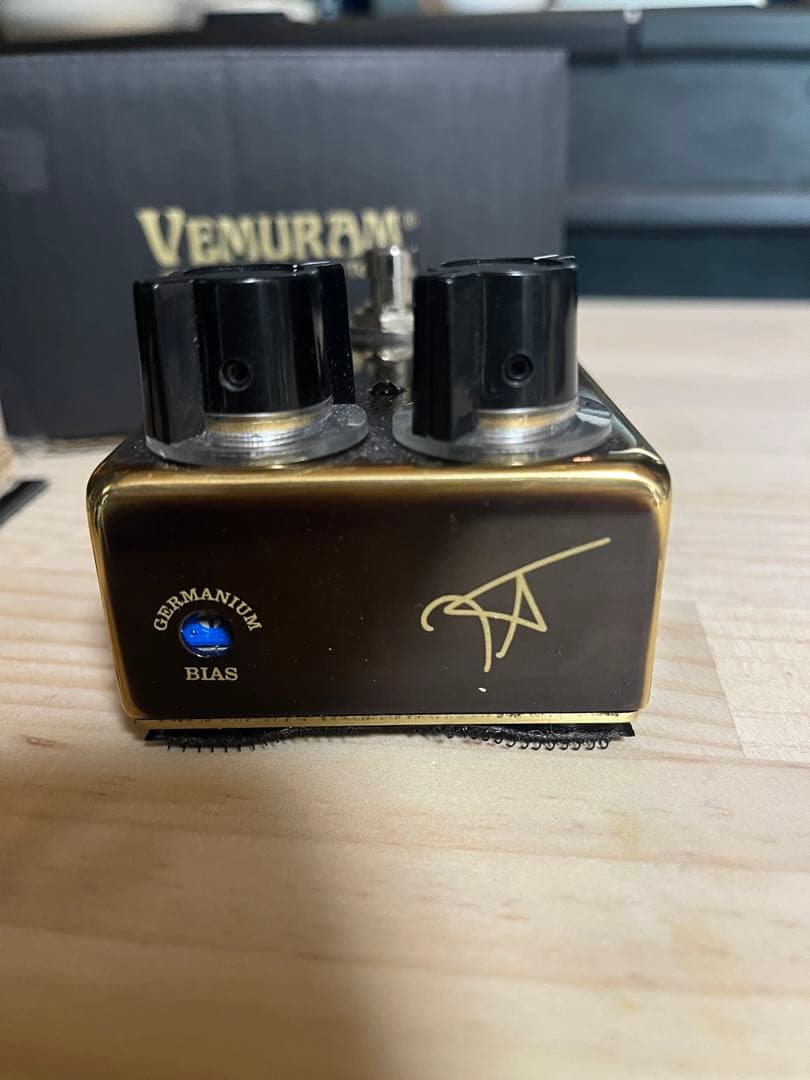 最終価格　Vemuram myriad FUZZ serial 4000番台