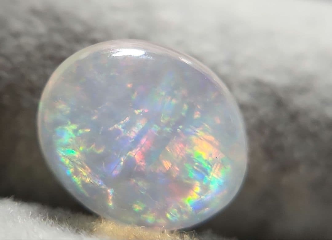 シャボン玉天然オパール 1.676ct