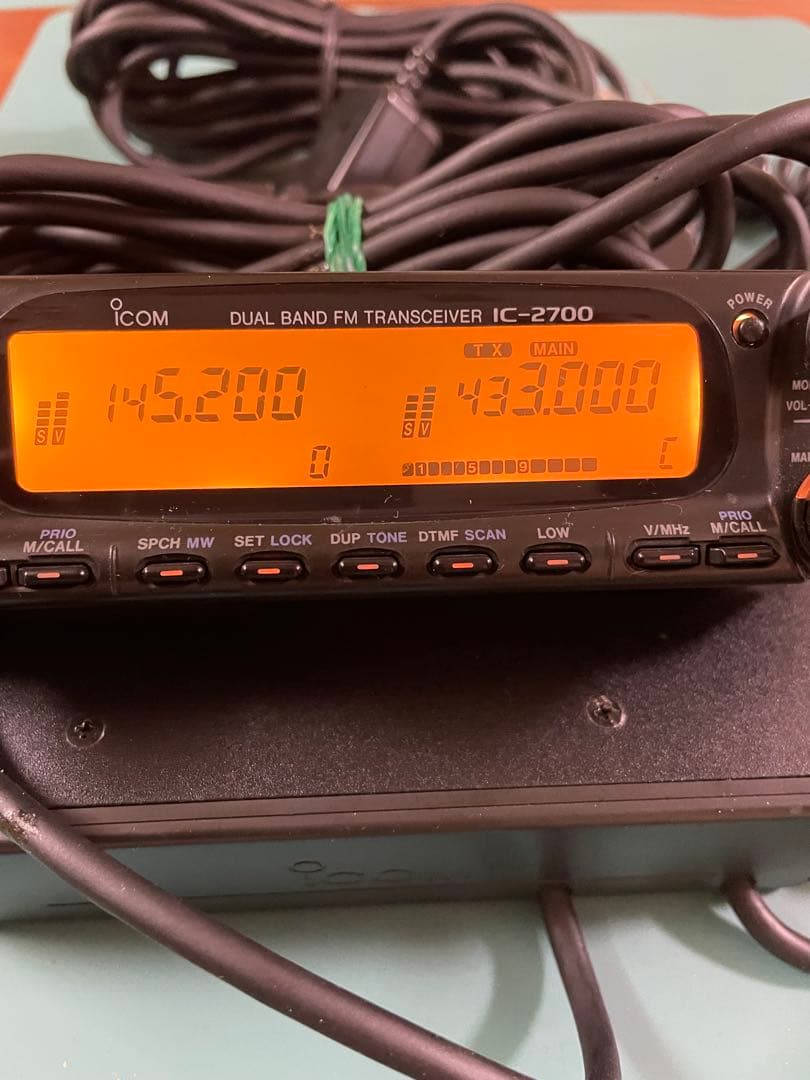Icom IC-2700 トランシーバー
