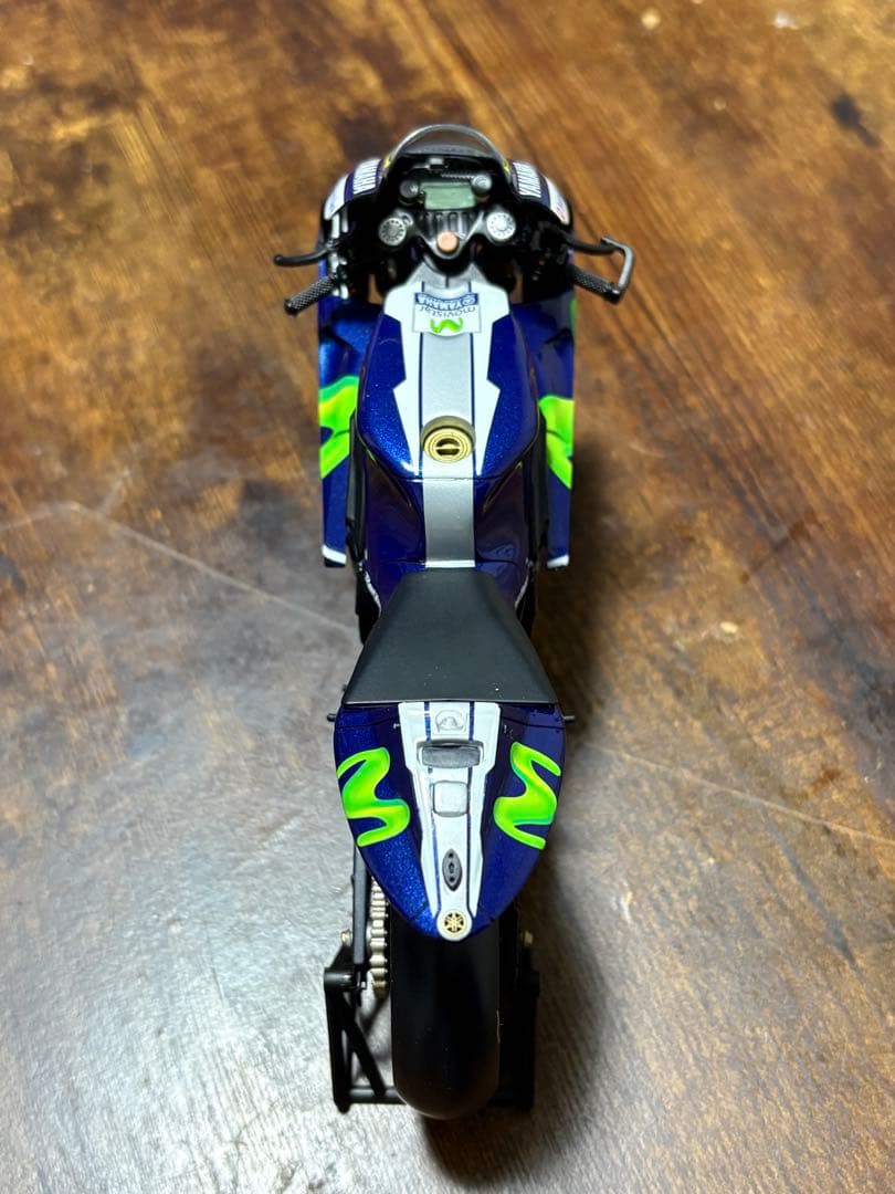 t*z様 スパーク Yamaha YZR-M1 バレンティーノ・ロッシ 1/12