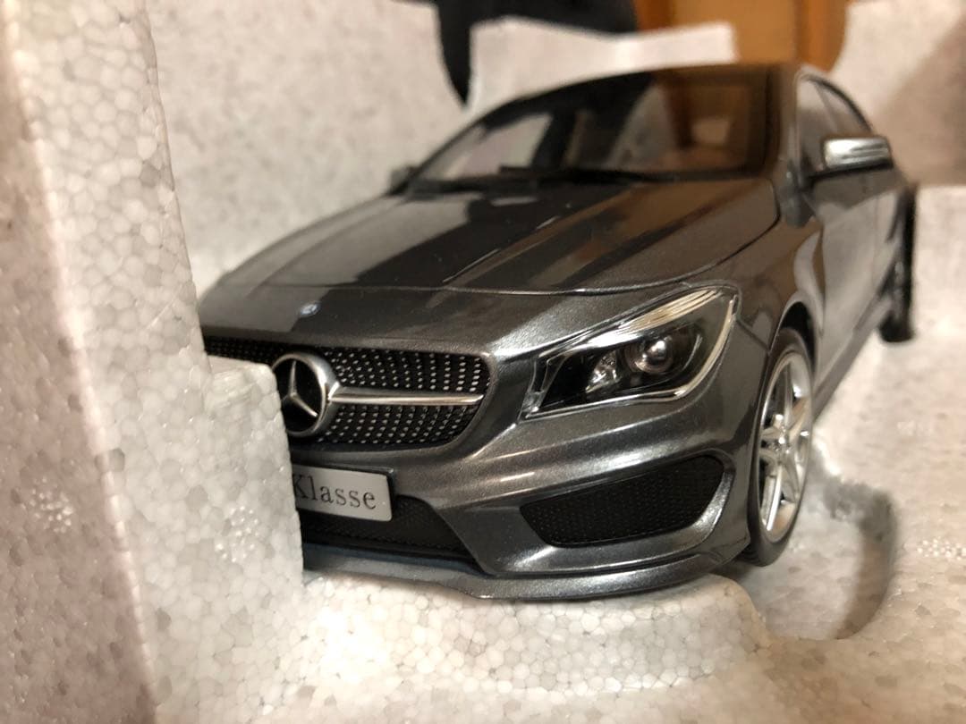 [新品]ディラー販売品Mercedes Benz 1/18CLAクラスシルバー