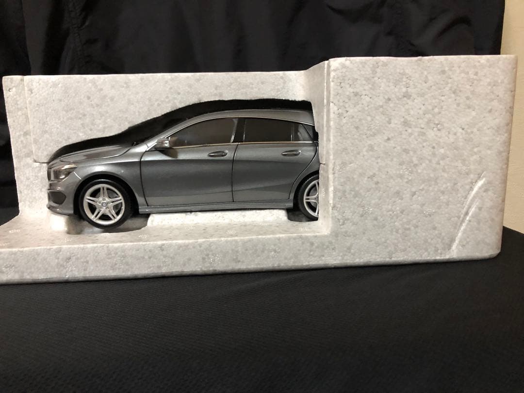 [新品]ディラー販売品Mercedes Benz 1/18CLAクラスシルバー