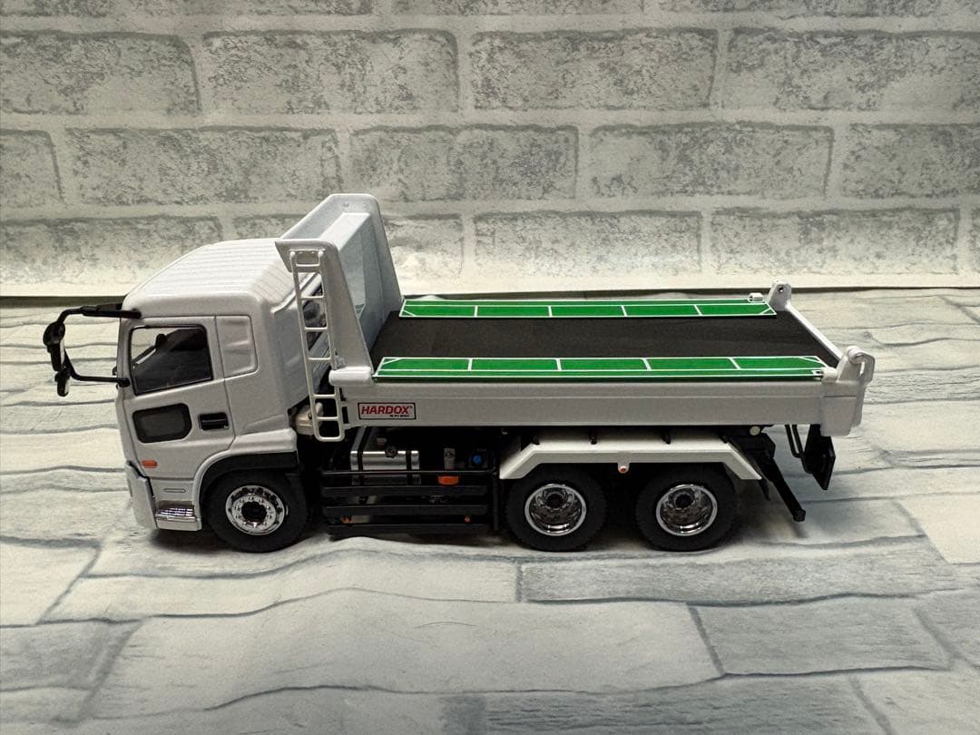 ミニカー KYOKUTO Heavy-duty rear dump truck 1/43