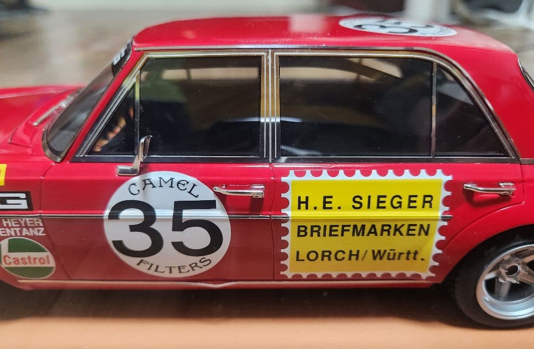 ミニカー GOC 1/18 Mercedes Benz 300 SEL 6.8 AMG